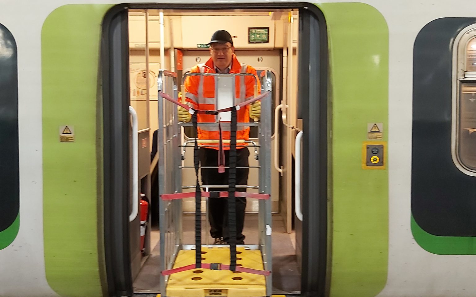 GB Railfreight trials express delivery trains for vital NHS supplies ...