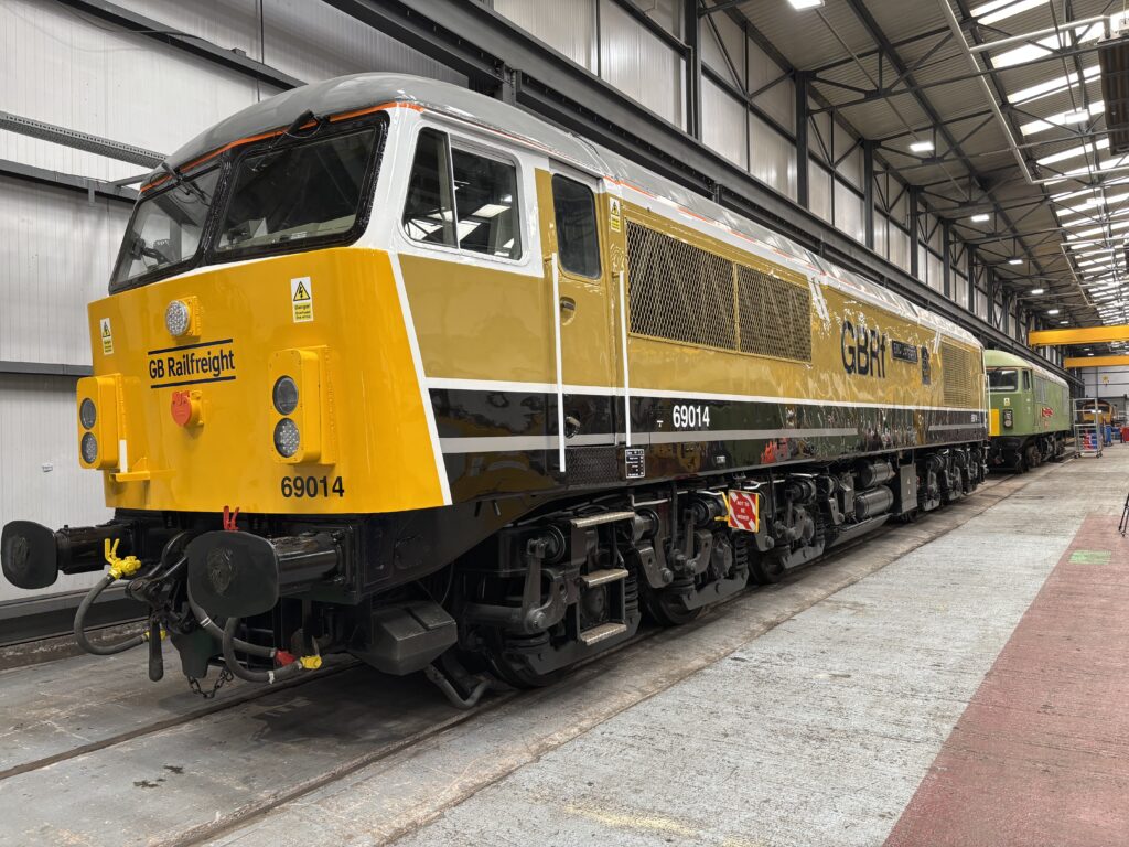 Golden loco 69014 is named 'EMD Longport' - GBRf